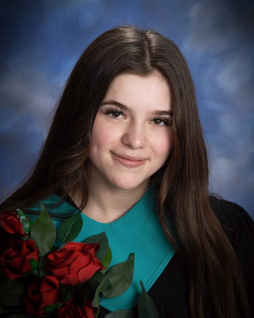 Four Redcliff students receive $5,000 scholarships › Bow Island Commentator