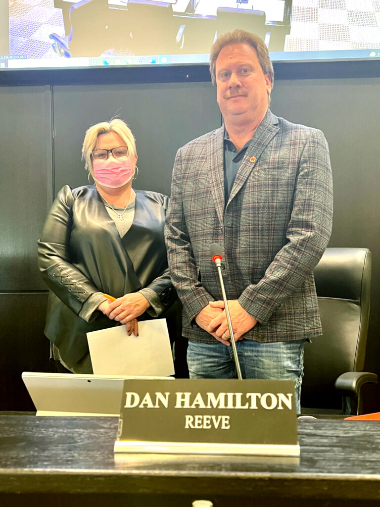 Hamilton back in the reeve’s chair › Bow Island Commentator